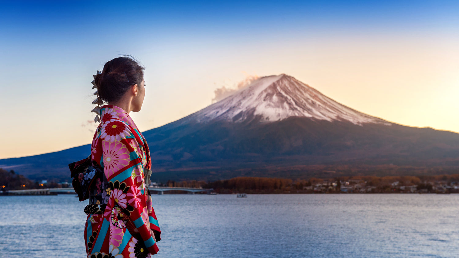 The Mystery and Beauty of Mount Fuji: Japan's Sacred Mountain – C.T.S 株式会社